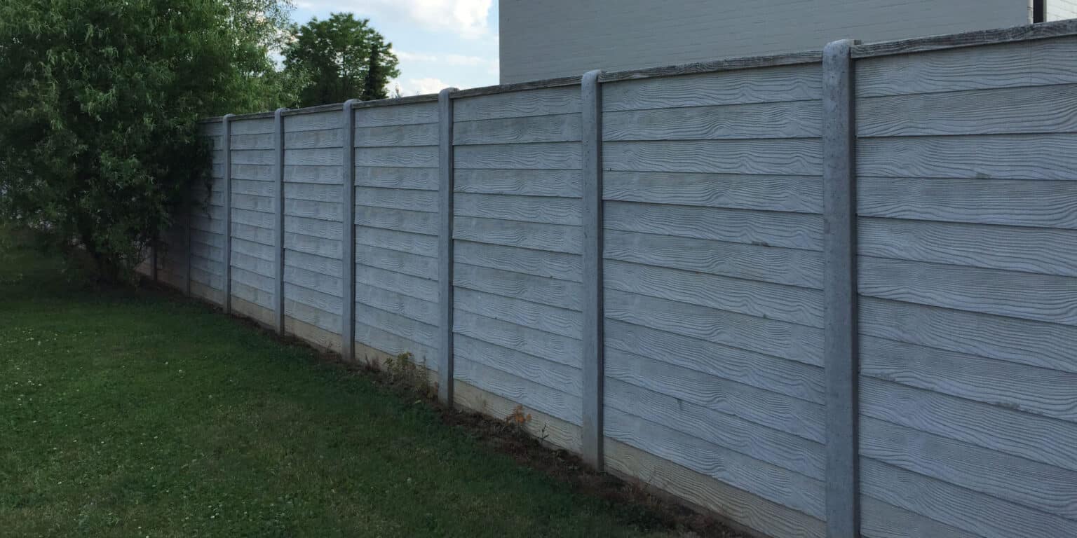 Paal omheining: mogelijkheden & prijzen [Overzicht]